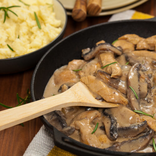 Slowcooker kip stroganoff - Puur-Koken.nl